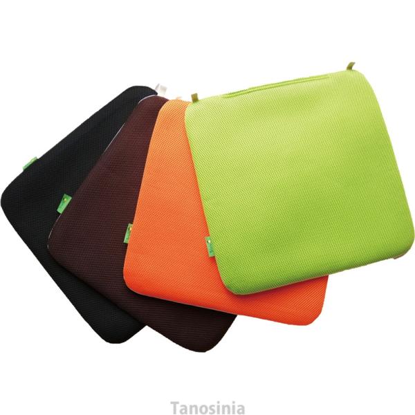 商品の仕様●サイズ／幅42×奥行42×厚さ1.5cm●重さ／約250g●材質／カバー表面Wラッセル・中材Wラッセル：ポリエステル100％、底布パイル：綿100％（耐熱ポリウレタンラミネート）●付属品／固定用の紐●生産国／中国●洗濯機可●脱水...