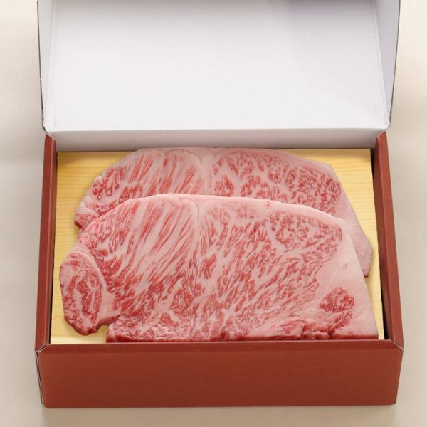 創業100年の老舗「米沢牛黄木(おおき)」が肉質にこだわり選び抜いた米沢牛高級部位であるサーロインのステーキ用肉汁に感じられる米沢牛の甘み霜降り鮮やかで柔らかな肉質サーロイン2枚（計400g）外箱寸法 19.5cm×26.0cm×10.0c...