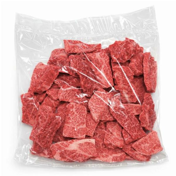 黒毛和牛ならではの濃い旨み。家族焼肉、来客、BBQなどに最適な1kgパックで焼肉用にカット。焼いた瞬間に立ち上がる香ばしさと、噛むほどに広がるコクのある旨みが特長です。バラ、カタ、ウデを使用しております。**注意事項**・北海道・沖縄・離島...