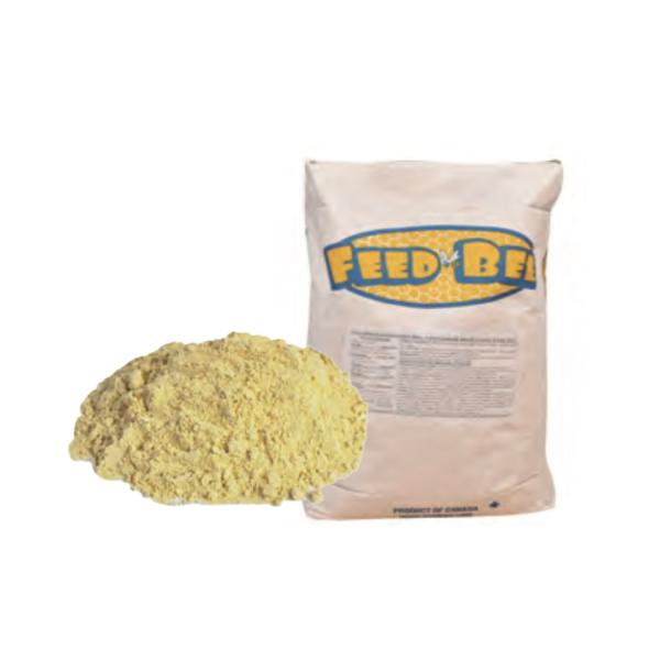 カナダ産の高品質な 代用花粉フィードビー（20kg） です。必須アミノ酸、ビタミン、ミネラルをバランスよく含み、天然の花粉に近い成分構成を持つ飼料として、多くの養蜂家に利用されています。生育状況や季節に応じた補助飼料として扱いやすく、群の管...