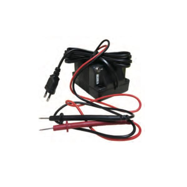 イタリア製の 電気理線機（100V仕様） です。巣枠に張った針金へ電気を流し、巣礎を針金に溶着させるための専用機器で、巣礎張り作業を大幅に効率化します。対応線径は 24番（0.51mm）〜26番（0.41mm） と幅広く、一般的な巣枠で使用...