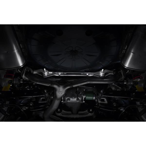 ■フレキシブルサポートサブフレームリヤ■ST20157VV000■消費税抜 29,000円リヤ側のクロスメンバーとボディを繋ぐ補剛パーツです。標準仕様のリジッドタイプに対し、ピロボールを介して左右を分割することでボディ後方側にしなやかさを持...