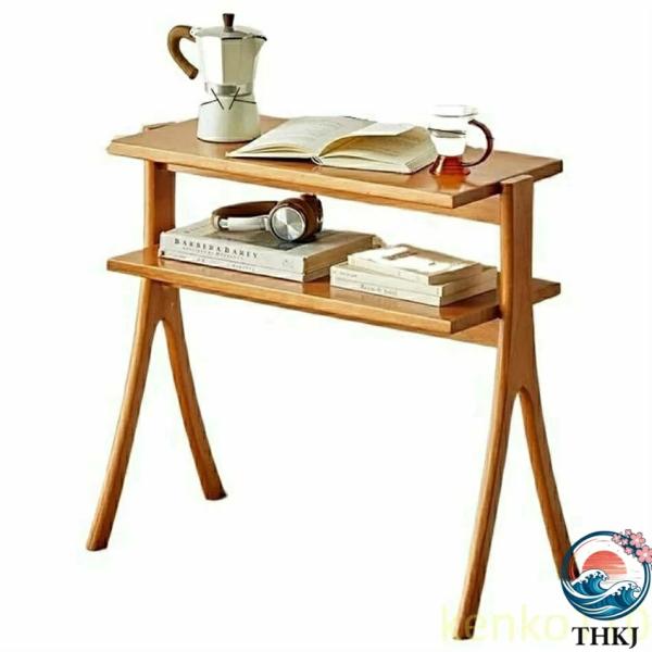 【商品説明】  スマート×トレンドインテリア  デザイン性と機能性を兼ね備えた トレンド感のあるティアーズサイドテーブル。  レザーカバーに包まれた板と 切り出しの形が美しいウッドの 斬新なデザインが特徴のアイテム。  レザーカバーの板部分...