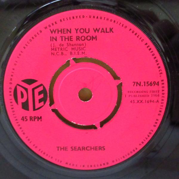 b/w「(I'll Be) Missing You」(UK/Pye-7N.15694/'64 Orig.Side Logo Pink Paper Label Round Center 7"+CS) 英国ビート界大御所「サーチャーズ」、全英3...