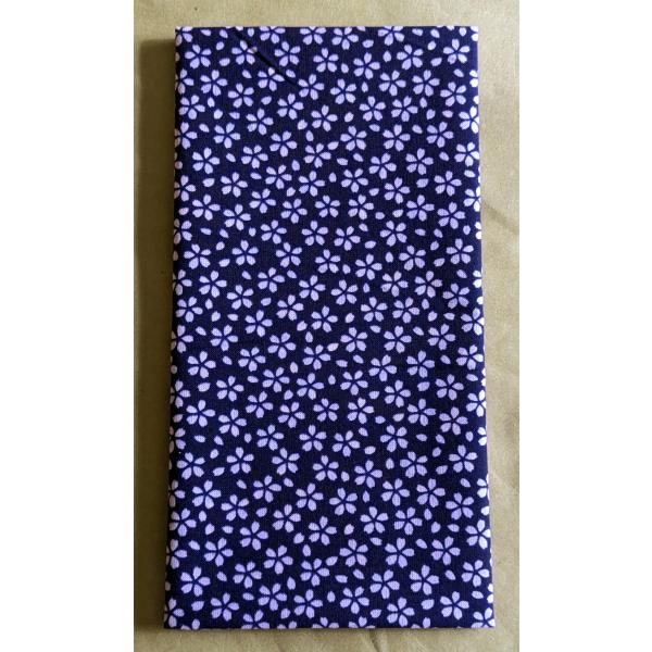 ■サイズ　約34cm×約90cm■素材　綿 100％（岡生地・和晒）■カラー　紺■柄　夜桜■染法　ダイストーン染色■原産国　日本製■納品状態　個別ビニール袋入り昔ながらの日本製手ぬぐいです。上質で柔らかく肌触りの良い和晒加工の手拭い木綿生地...