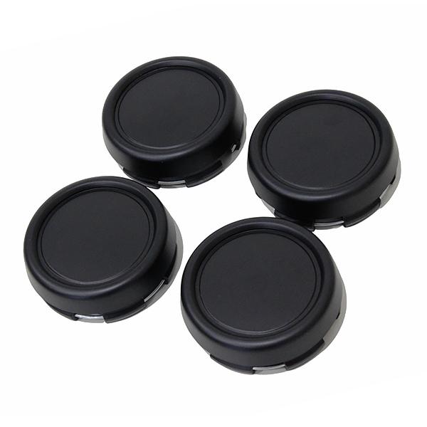 スナップフィット式のホイールキャップセットとなります！無地のデザインなのでステッカーチューン等のベースにも最適です！！【適合サイズ(約)】外径：79mm  内径：73mm ホイールフィット部の高さ：約6mm 取付面からの高さ：13mm【カラ...