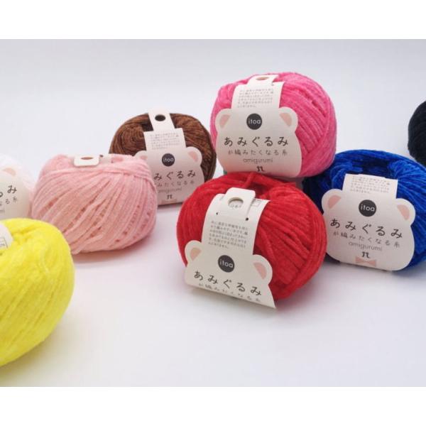 ●毛糸単品（編み図なし）での販売ですあみぐるみ専用の毛糸、出ました！その名の通り、『あみぐるみが編みたくなる糸』多彩なカラーラインナップと１玉１５ｇの小さな玉巻が編みぐるみに使いやすい！芯糸に若干の伸度を加えることで吸い付くような編み心地を...
