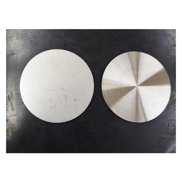 ステンレス 円板 平丸板 平丸キャップ 丸パイプメクラ蓋用(SUS304材) 市販品の販売です。パイプのメクラ蓋や各種工作など多用途にご利用ください。表面片面のみHL仕上げ、裏面は未研磨（２Ｂ）のままです。【注文方法】サイズにより単価が変わ...