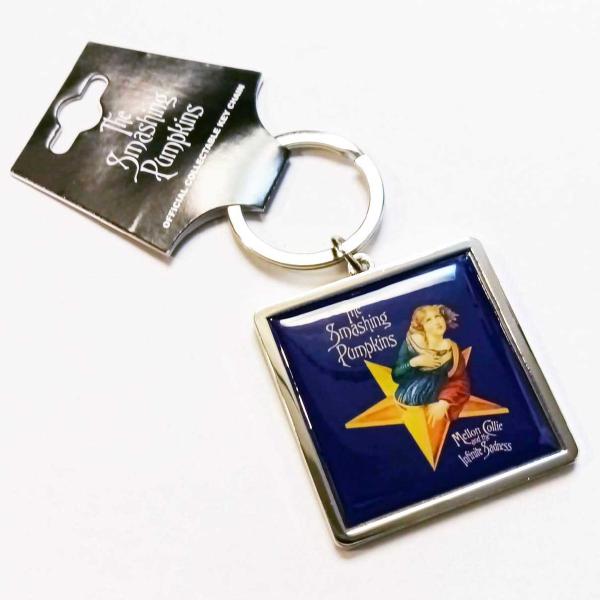 ●オフィシャルバンドTシャツの通販ショップ＜ティーマーチ！TEE-MERCH.COM＞からの出品です。当店の取扱商品はすべて新品・正規オフィシャルライセンス商品です。●寸法表記は参考値ですので、実寸と若干の差異がある場合がございます。実寸や...