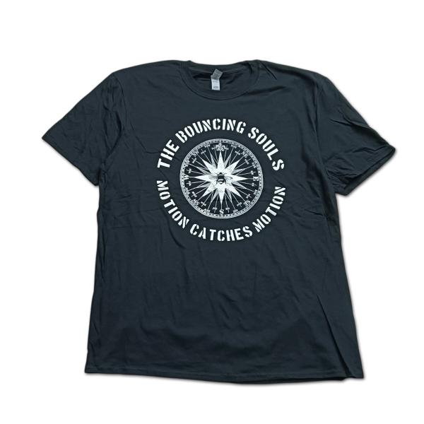 ●オフィシャルバンドTシャツの通販ショップ＜ティーマーチ！TEE-MERCH.COM＞からの出品です。当店の取扱商品はすべて新品・正規オフィシャルライセンス商品です。●寸法表記は参考値ですので、実寸と若干の差異がある場合がございます。実寸や...