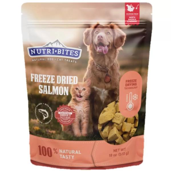 NUTRI BITES フリーズドライサーモン 犬猫用510g商品の特徴◆犬猫用フリーズドライサーモン◆510g◆ハイプロテイン◆グレイン＆グルテンフリー◆北アメリカとノルウェー産のサーモン使用商品の詳細◆フリーズドライにより、おいしさと栄...