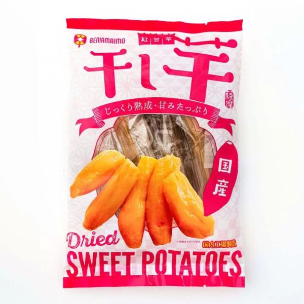 紅甘芋 干し芋 450g商品の特徴◆国産の熟成させたサツマイモを使用し甘くねっとり美味しく仕上げたスティック干し芋◆一本一本個包装タイプになっているからシェアしやすく、衛生的◆450ｇパックの大容量◆品種：紅はるか◆素材本来の自然な甘さ◆添...