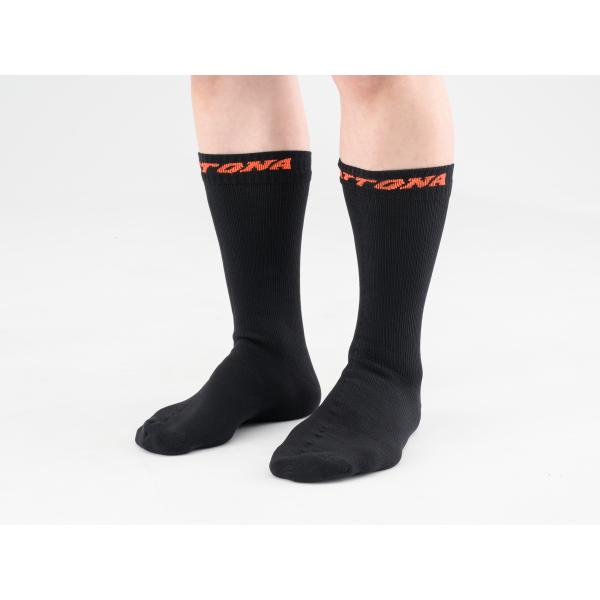 ヌレない！！ムレない！！ニオわない！！防水性と透湿性を両立。伸縮性を兼ね備え、履き心地抜群。さらに裏地に天然高級素材メリノウールを使用し高い防臭抗菌作用。調温効果により、暑い日でも蒸れを防ぎ、寒い日は熱を外に逃がさない、オールシーズン快適な...