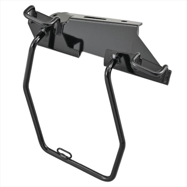 サドルバッグの安定性を高め、タイヤへの巻き込みを防ぐサポートバー。リアタイヤへの巻き込みを防止し、走行中の不安や危険を解消。バッグサポートバーにより、サドルバッグがリアサスペンション、リアアクスルに接触しにくい形状に設計。ベルトループ一体型...