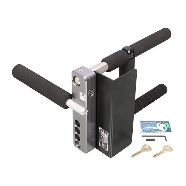 従来モデルSHL-02＋をベースに、ロックシャフトには太さΦ25硬質ステンレス合金鋼を採用し、切断耐性をさらに強化。防犯性能・外観をワンランク上に進化させたプレミアム仕様のハンドルロック。世界的キーブランドABLOY SENTRYを採用。「...