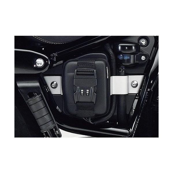 ETC車載器（別体型）の本体を車両右サイドにスマートに固定するブラケットJRC製・ミツバ製いずれのETC車載器にも対応するようサイズを最適化し、「ETCブラケット3」としてリニューアルしました。・収納スペースの無いBOLT専用の設計。・ET...