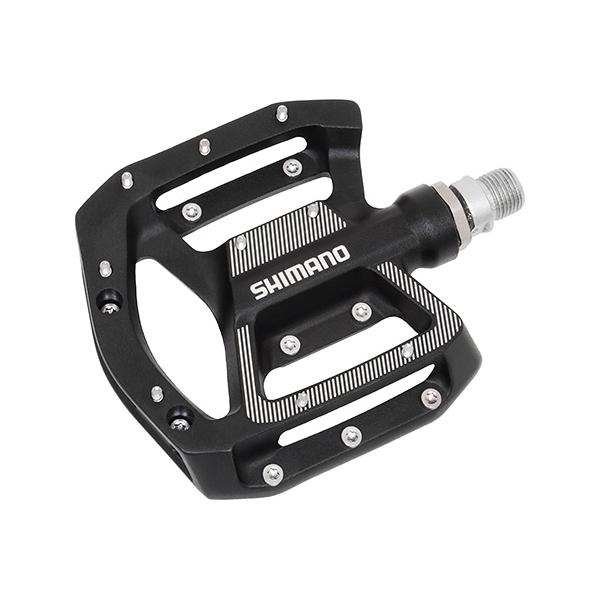 優れたグリップ力、長時間ライドでの快適性、効率性を提供するオフロードモデル向きフラットフォームペダル。　・踏み面に高さ調節と交換が可能なピンを配置。　・クロモリ材スピンドルとローメンテナンスシーリング構造のカートリッジ軸。■重量　　533g...