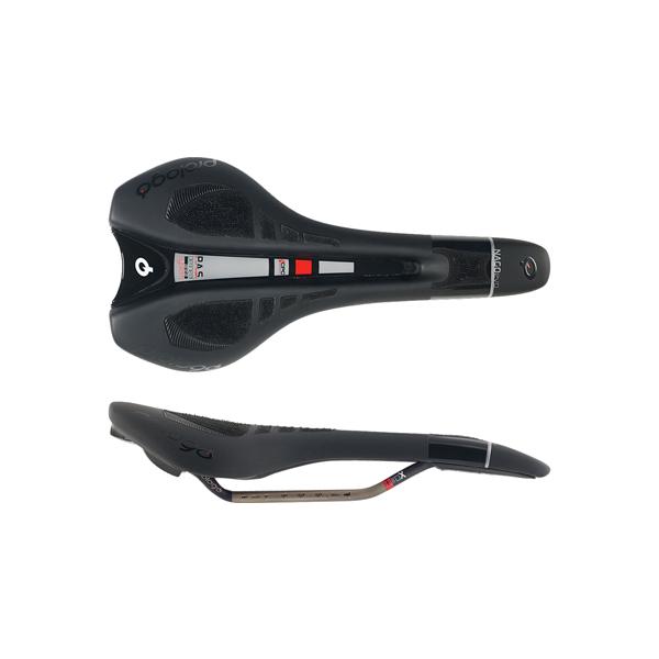 中央にくぼみを持たせ、圧迫を軽減します。■中央にくぼみを持たせ、圧迫を軽減します。■座面形状：セミラウンド■レール：TiroX■サイズ：278x134 mm■重量：228 g■CPC○CPCF1ドライバーのシートやグローブにも使われる素材を...