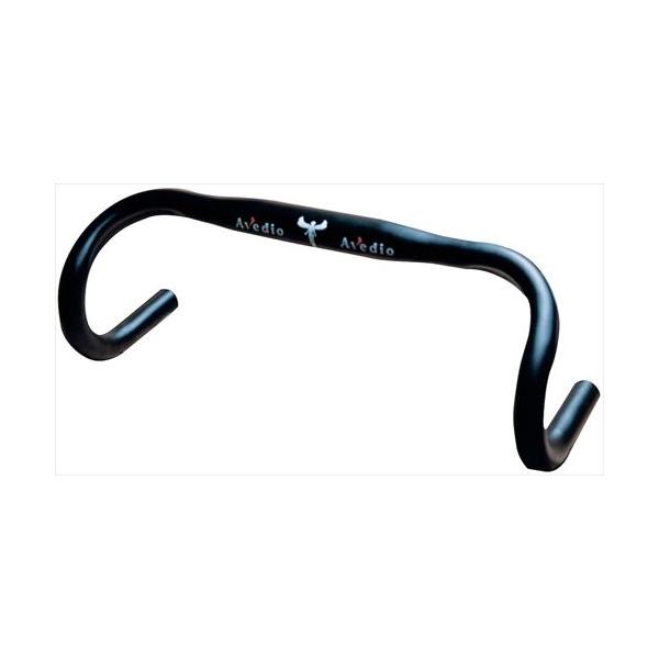 コンパクト商品サイズ：商品カラー：ブラックサイズ(C-C)：400mmクランプ径：Φ31.8mmリーチ：78mmドロップ：128mm重量：260g商品の詳細な情報については、メーカーサイトでご確認ください。商品及び品番は予告なく変更が行われ...