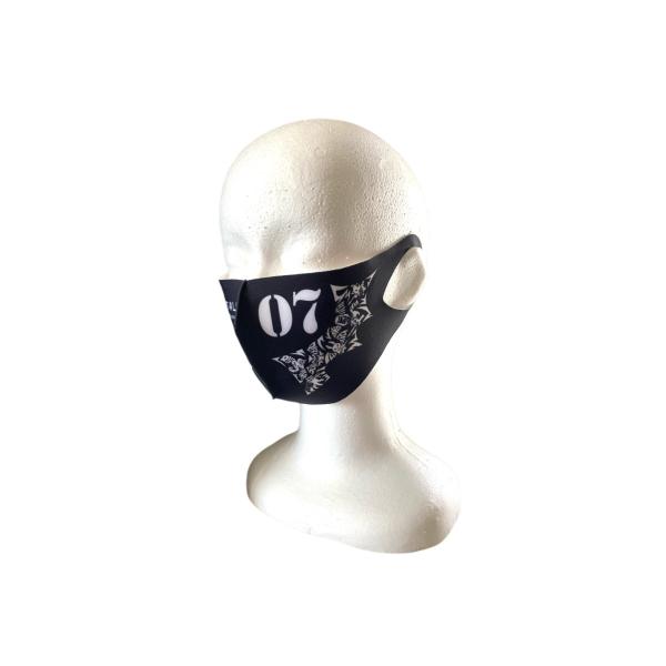 銀イオンを組み込んだ繊維で防菌、防臭効果を発揮。約30から50回、繰り返し洗って使え、伸縮性に優れたスパンテックス生地を採用。サイズ：約H12.3cm×W16.5cmポリエステル92% スパンテックス8%【備考】※初回使用時は使用前に一度洗...