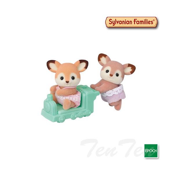 メーカー希望小売価格1,200円(10%税込時)【 即納品 】(即納品のみ同梱可。)シルバニアファミリーシカのふたごちゃん大きな耳がかわいい、シカのふたごちゃんと、手押しぐるまのセットです。お人形によって 、色や耳のもようがちがうよ♪手押し...