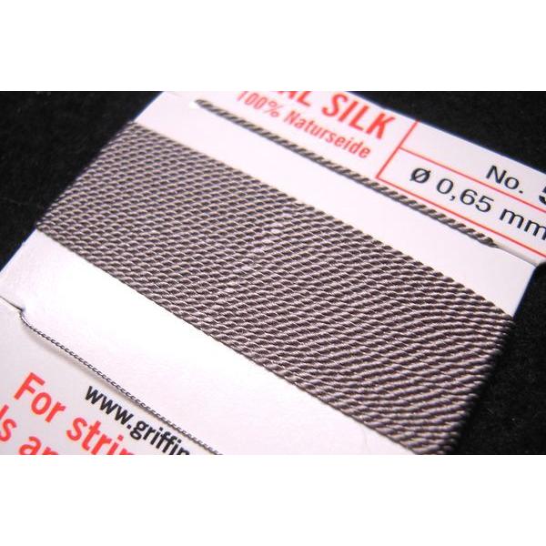 ※写真は5号のものとなります。お洒落なコードアクセサリーに！針がついていて作業がラクラク。 0号(0.3mm)〜16号(1.05mm)まで取り揃えております。 　0号：0.3mm　1号：0.35mm　　2号：0.45mm　　3号：0.5mm...