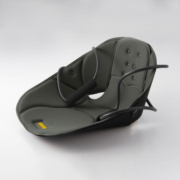 【発売日：2023年11月10日】仕事をしながら健康増進忙しい日々の「合間に」寄り添う健康用品シリーズ■正しい姿勢で 肩まわりスッキリ■包み込むようなチェアーが、座り姿勢を自然にととのえる■すきま時間に、手軽に肩甲骨ストレッチ■使い終わった...