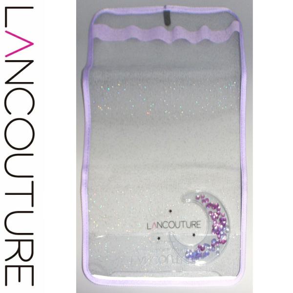 ランドセルのかぶせを傷や汚れから守ります。＜仕様＞●メーカー：マルヨシ●品番：RLC5-3302●カラー：パープル●ランドセル推奨サイズ：横 約265 × 縦 約470mm（目安 : A4フラットファイル対応以上）※ランドセル推奨サイズはラ...