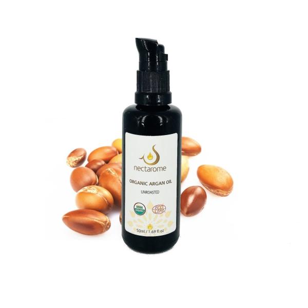 アルガンオイルは、顔以外にも髪、頭皮、唇、爪、身体、手足と全身に使用できる万能オイルです。お子様にも使えます。全肌タイプに使えます。【全成分】アルガニアスピノウサ核油【内容量】50ml【原産国】モロッコ