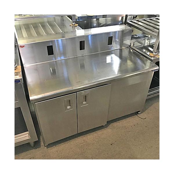 商品名：コンロ台 寸法：W1100×D600×H630 メーカー：マルゼン 型式：不明 年式：不明 重量：- 付属品：なし 説明書：なし 保証期間：なし ランク：B 特記事項：キズ、汚れあり。穴3ヶ所あり。バックガード奥行150mm高さ20...