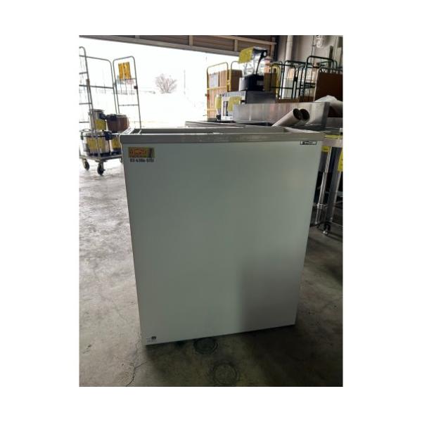 商品名：冷凍ストッカー 寸法：W696×D327×H860 メーカー：サンデン・リテールシステム 型式：PF-070XG 年式：2022年製 電源：単相100V 50/60Hz共用 コンセントプラグ：あり 保証期間：納品日より3ヶ月(離島や...