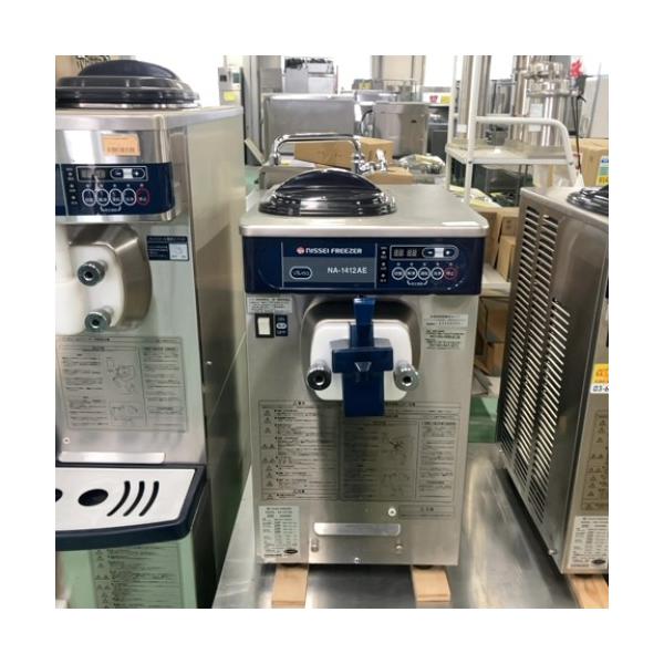 商品名：ソフトクリームサーバー 寸法：W378×D612×H762 メーカー：日世 型式：NA-1412AE 年式：2022年製 電源：単相100V 50/60Hz共用 コンセントプラグ：あり 消費電力：1.13kW ガス種： 重量：75k...