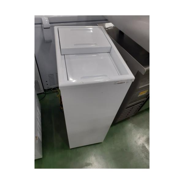 商品名：冷凍ストッカー 寸法：W495×D315×H866 メーカー：ALLEGiA 型式：AR-BD43-SW 年式：2022年製 電源：単相100V 50/60Hz共用 コンセントプラグ：あり 消費電力：41/43W 内容積：41L 重...