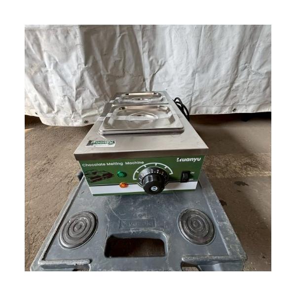 商品名：チョコレートウォーマー 2連 寸法：W220×D440×H170 メーカー：Huanyu 型式：不明 年式：2025年製 電源：単相100V ヘルツ不明 コンセントプラグ：あり ガス種： 付属品：写真の通り 説明書：なし 保証期間：...