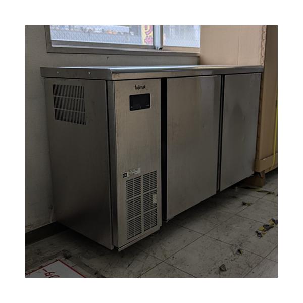 商品名：冷蔵コールドテーブル 寸法：W1200×D450×H800 メーカー：フジマック 型式：FRT1245KP 年式：2015年製 電源：単相100V 50/60Hz共用 コンセントプラグ：あり 消費電力：97/104W 内容積：162...