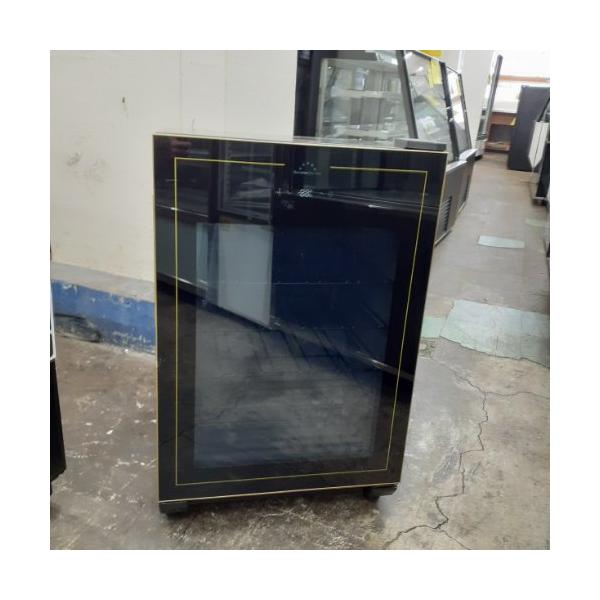 商品名：ワインセラー 寸法：W500×D545×H770 メーカー：フォルスター 型式：FJC-97GS(BK) 年式：2020年製 電源：単相100V 50/60Hz共用 コンセントプラグ：あり 消費電力：16A 内容積：95L ガス種：...