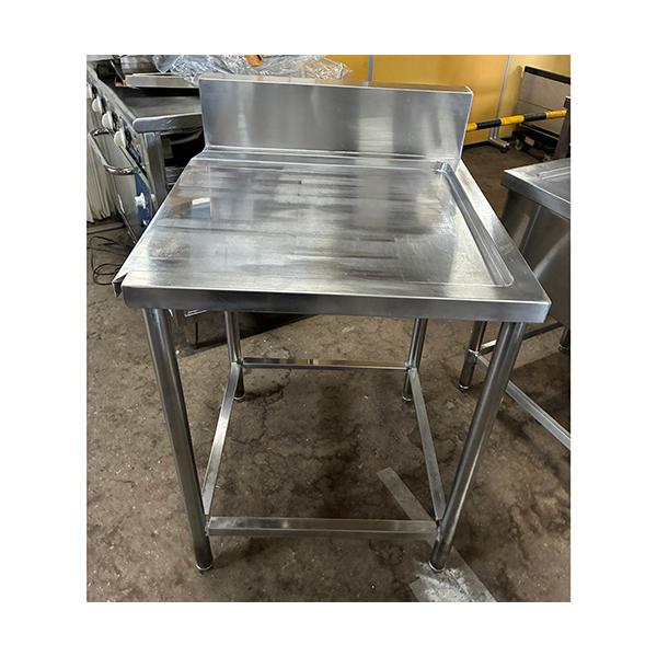 商品名：クリーンテーブル 寸法：W640×D650×H830 付属品：なし 保証期間：なし ランク：C 特記事項：傷や汚れあり  販売店：テンポス小倉店（福岡県北九州市）からの配送です。