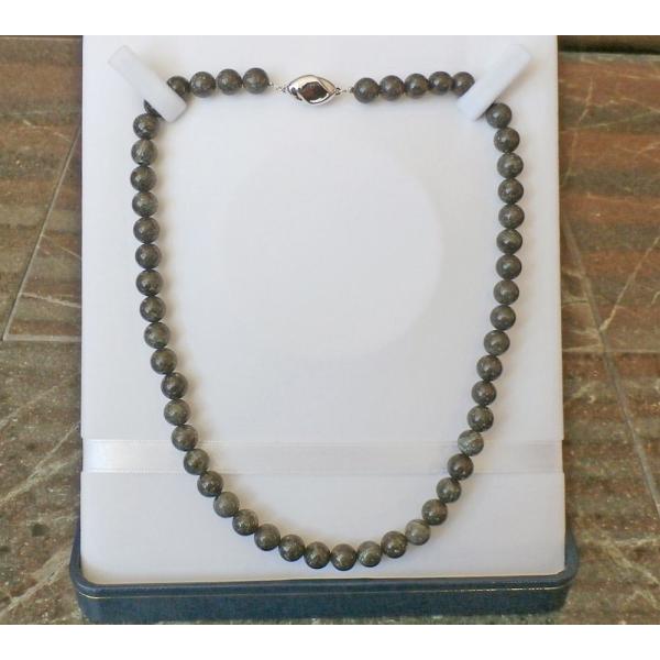 加工の難しい天照石を美しい玉状にしました　癒しの石を身に着けていることで浄化作用が期待できます超自然の圧力により形成された鉱石の美しさは小宇宙のようですひとつひとつ色や文様が違います天照石8mm珠　女性用ネックレス長さ；留め具を含め４５ｃｍ...