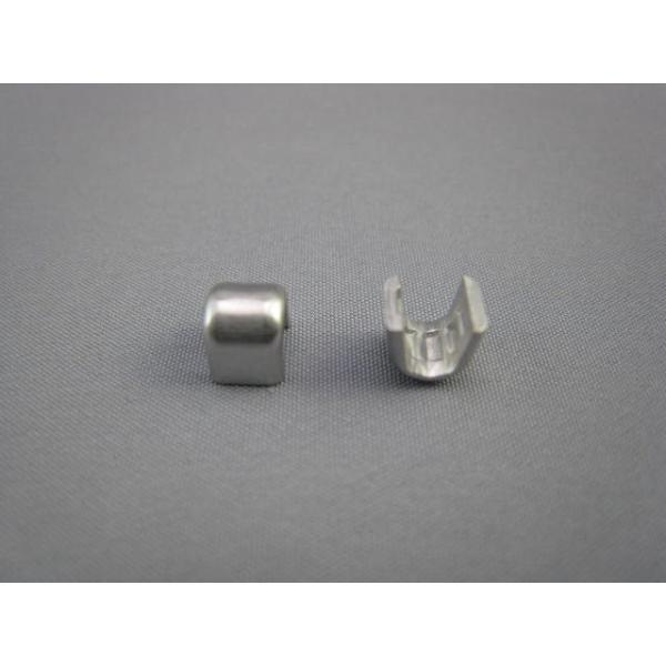 １０番のビスロンファスナー用の上止めです。　ファスナーの長さを調節するのに使用します。５０セット（１００ケ）／袋カラー：　シルバー（Ｃ５）サイズはあくまでも目安であり、商品により多少の誤差が出ます。商品の仕様は予告なく変更する場合がございま...