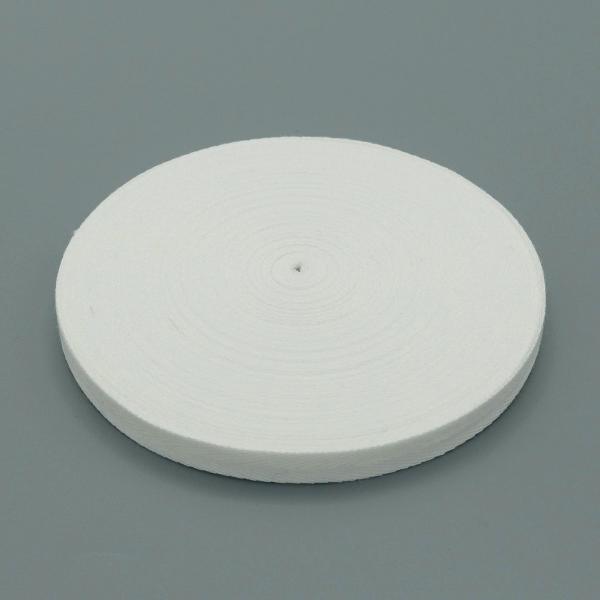 天然素材の綿を使った薄い綾織りテープになります。肌着や柔らかい衣類のくくり紐として使用されます。厚み：約０.４ｍｍ９ｍｍ巾×３０ｍ巻カラー：白サイズはあくまでも目安であり、商品により多少の誤差が出ます。商品の仕様は予告なく変更する場合がござ...