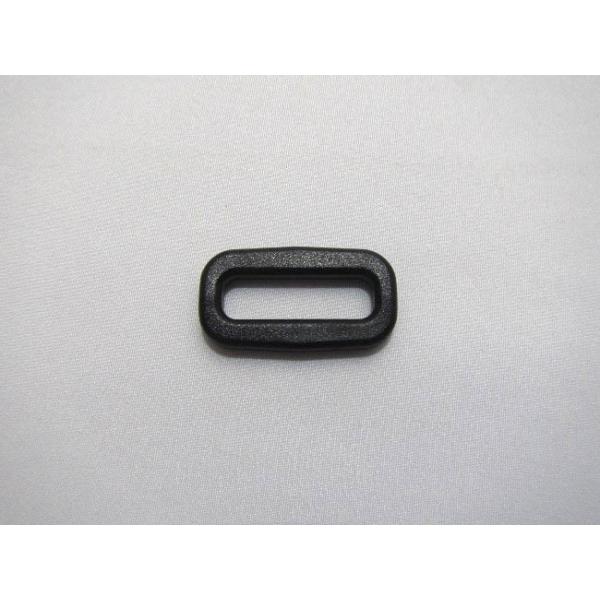 主に平ベルトの長さ調整や固定・ベルトの連結用に使用致します。  １０ケ／セット材質：ポリアセタール カラー：黒サイズ　全長：１５ｍｍ　幅：２７（内寸：２１）ｍｍ 目安であり、商品により多少の誤差が出ます。なお、商品の仕様は予告なく変更する場...