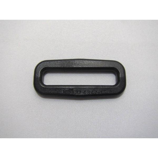 主に平ベルトの長さ調整や固定・ベルトの連結用に使用致します。 １０ケ／セット材質：ポリアセタールカラー：黒サイズ　全長：２１ｍｍ　幅：４８（内寸：３９）ｍｍサイズは目安であり、商品により多少の誤差が出ます。なお、商品の仕様は予告なく変更する...