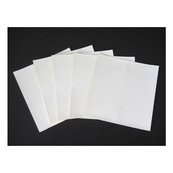 出力したターポリンのコーナーの補強として使用ください。裏面が粘着付になっておりますので、縫製することなく貼り付けるだけでハトメの補強となります。横断幕や懸垂幕などの風穴の補強（裂け防止）にもおすすめです。また、角がＲになっており、鋭角の場合...