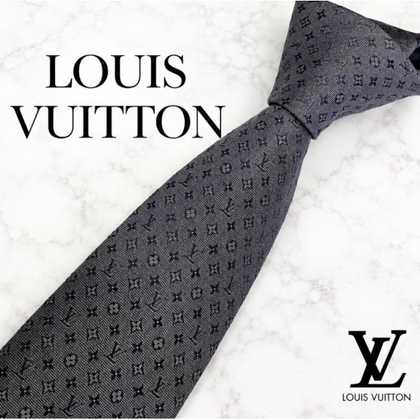商品説明文LOUIS VUITTON（ルイ・ヴィトン）のネクタイです。上品なブラックカラーをベースに、ブランドを象徴するモノグラム柄が全面にデザインされた高級感のある一本です。ブラックの同系色で表現されたモノグラムがさりげなく浮かび上がる、...