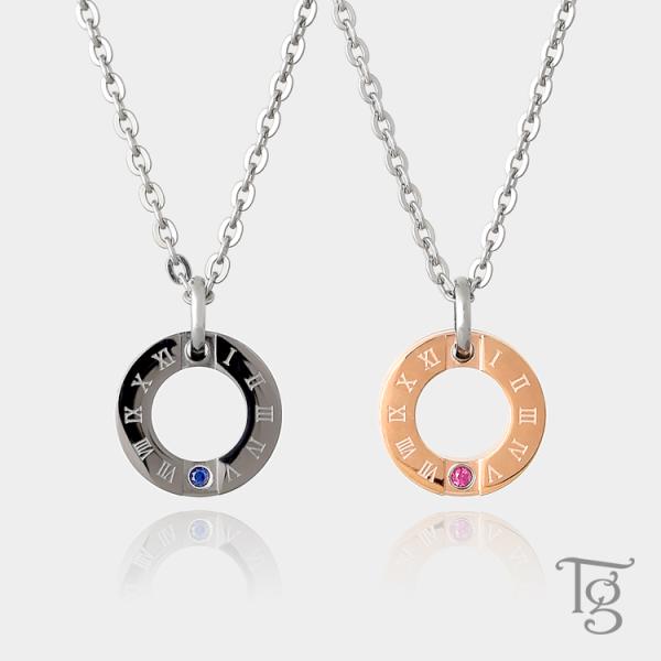 ペアネックレス ステンレス 刻印 シンプル 大人 ルビー サファイア ローマ数字 リングモチーフ つけっぱなし ペア ネックレス ペンダント サージカルステンレス 金属アレルギー対応 ブラック ピンクゴールドカラー 2本セット ケース付き ...