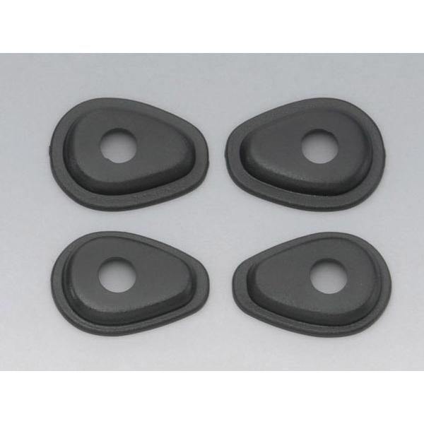 ●純正ウインカーを外すと思った以上に大きなウインカーホールがその姿を表します。ウインカーホールを利用して社外ウインカーを取り付け出来るマウントベースです●M8〜M10ウインカーシャフト対応※重量が軽いウインカー(プラボディ)を想定して作られ...