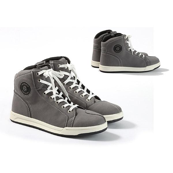 ●日本人の足型に合わせた“ジャパンフィット”モデル。（ワイズ：２E）●カジュアルな雰囲気でスニーカーのようなバイク用ライディングシューズ。●クッション性の高いインソールを新規に採用。●脱ぎ履きしやすいサイドジッパーを装備。●耐久性と柔軟性を...