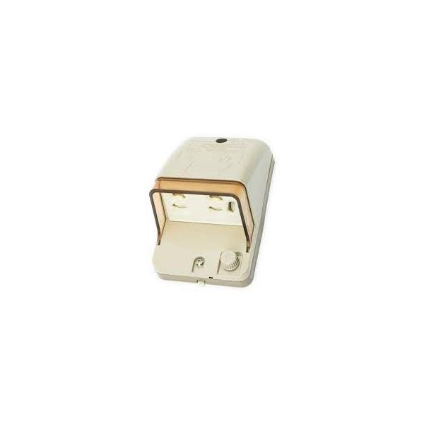 パナソニック WK4102K   フル接地防水コンセント(抜け止め式・アースターミナル付)