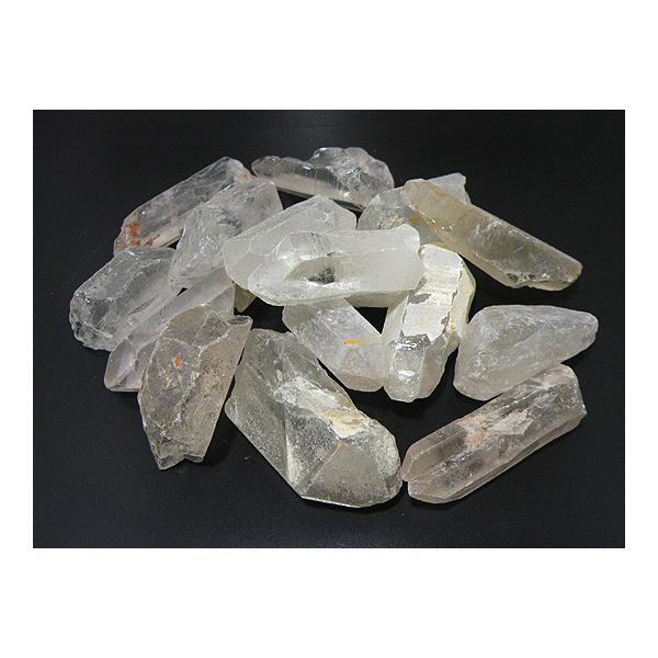 品番 crystal-g-braz-l石  クリスタルクォーツ・水晶商品名：原石サイズ：5~6cm前後（目安です）入り数：1個■備考 ※こちらは量り売りですので、石の個数・色味などの指定はできません。※天然石の為、インクリュージョンや色の濃...