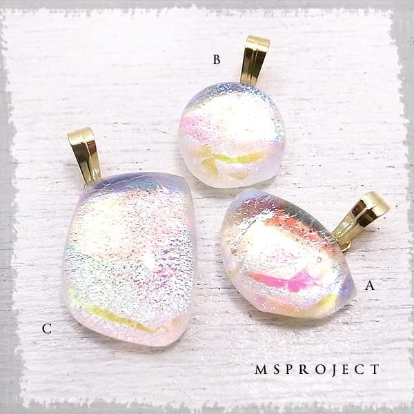 ■使用素材：メタルパーツ・チタンガラス■サイズ： 約　A：11x16x6mm B:13x13x7mm C:20x17x6mm◆取扱方法◆ガラスを使用していますので強い衝撃を与えないでください。アレルギーをお持ちの方は使用にご注意ください。 ...